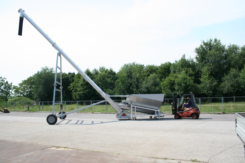 Towable screw conveyor SG series Portable Grain Auger - Pofer srl