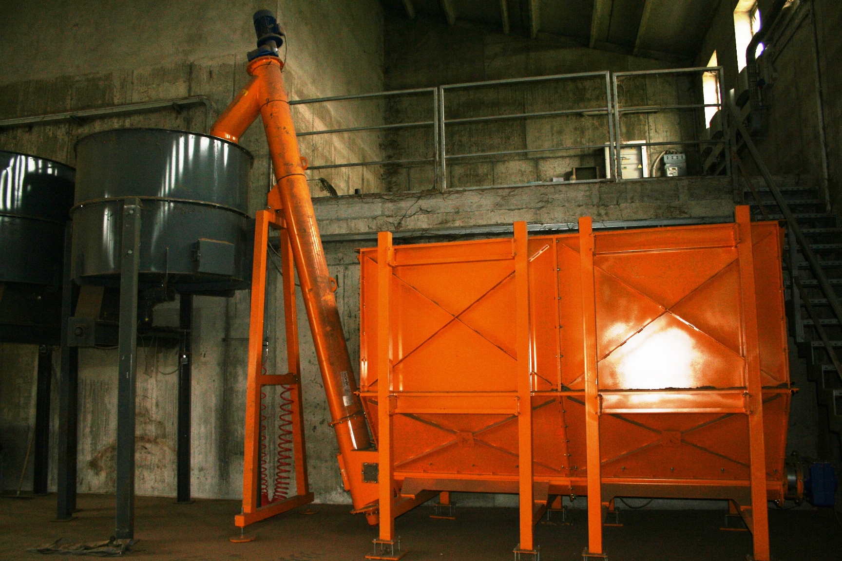 Screw conveyor systems for biomasses applications - Pofer srl